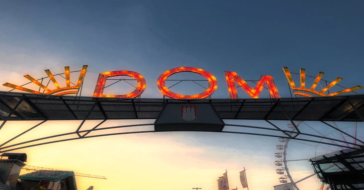 Dom Hamburg ⬇️ Largest folk festival & fun for the family